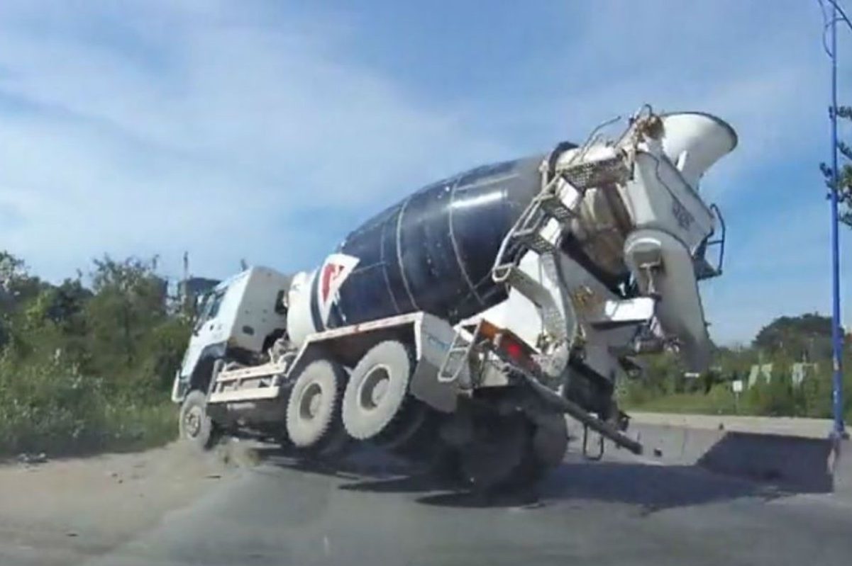 Cement Truck Crashes After Failed Evasive Move - alt_driver