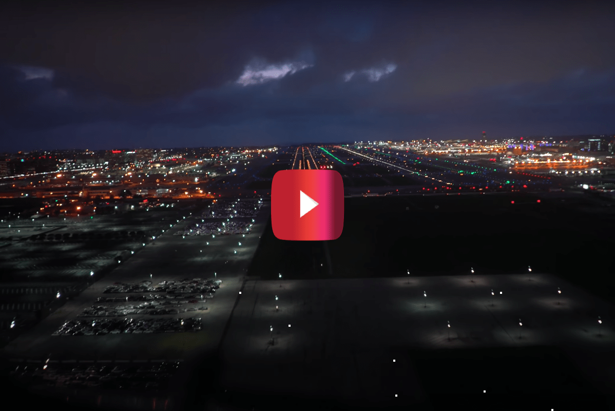 Incredible 4K Footage Shows Boeing 777 Night Landing - alt_driver
