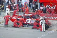 Here s The Average Salary Of A NASCAR Pit Crew Member Engaging Car Here s The Average Salary Of A NASCAR Pit Crew Member Engaging Car