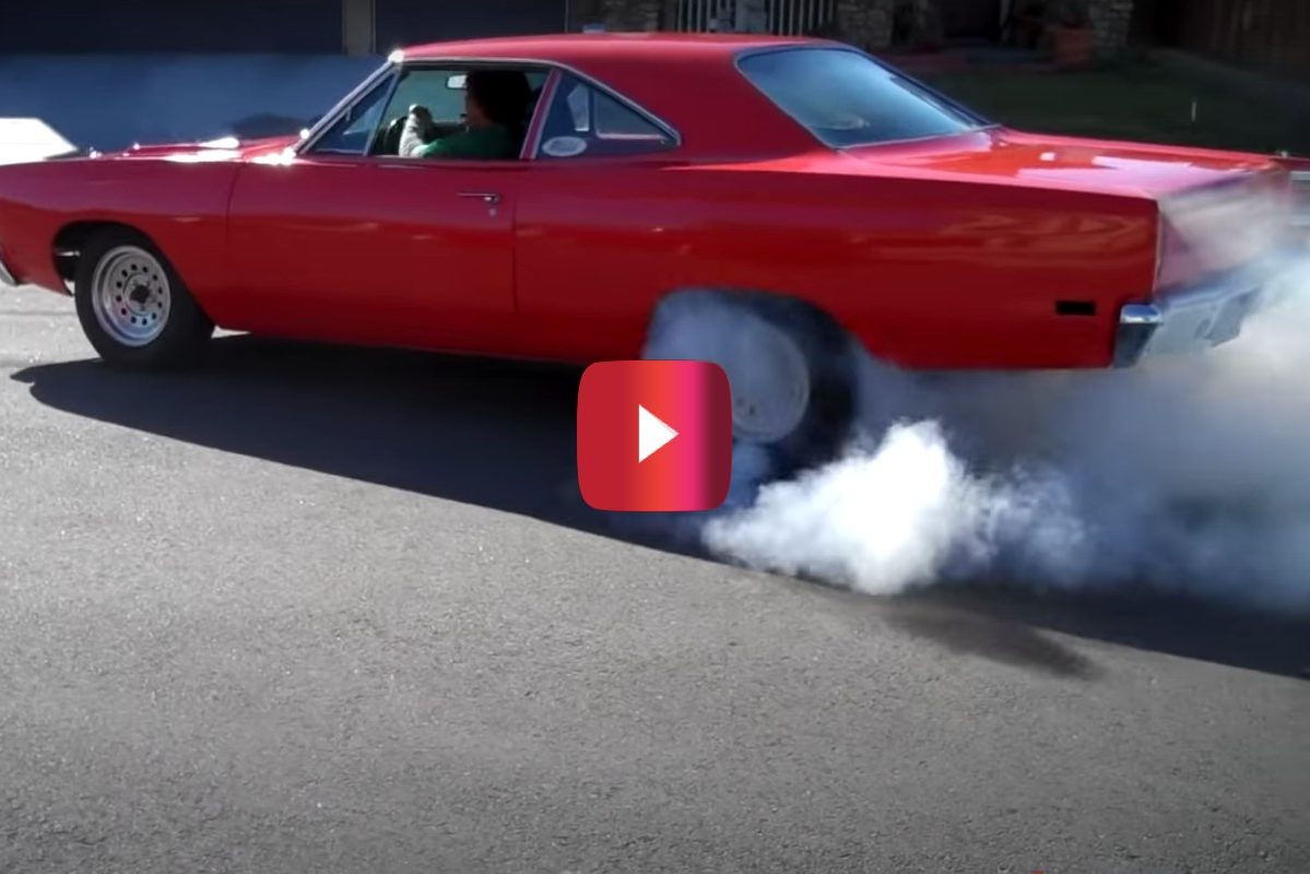 Beep, Beep, Burnout: '69 Road Runner Rips an Incredible Trail of Smoke ...