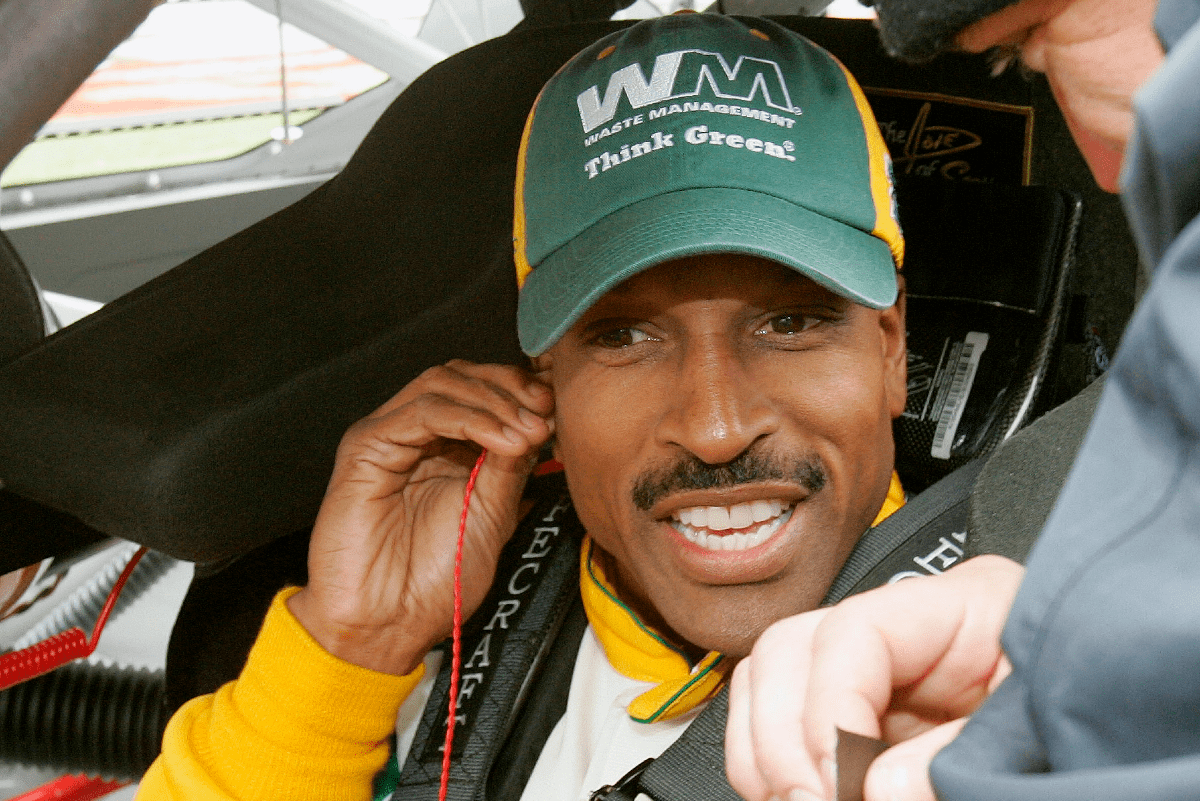 Bill Lester Will Make His NASCAR Return After 14 Years - alt_driver