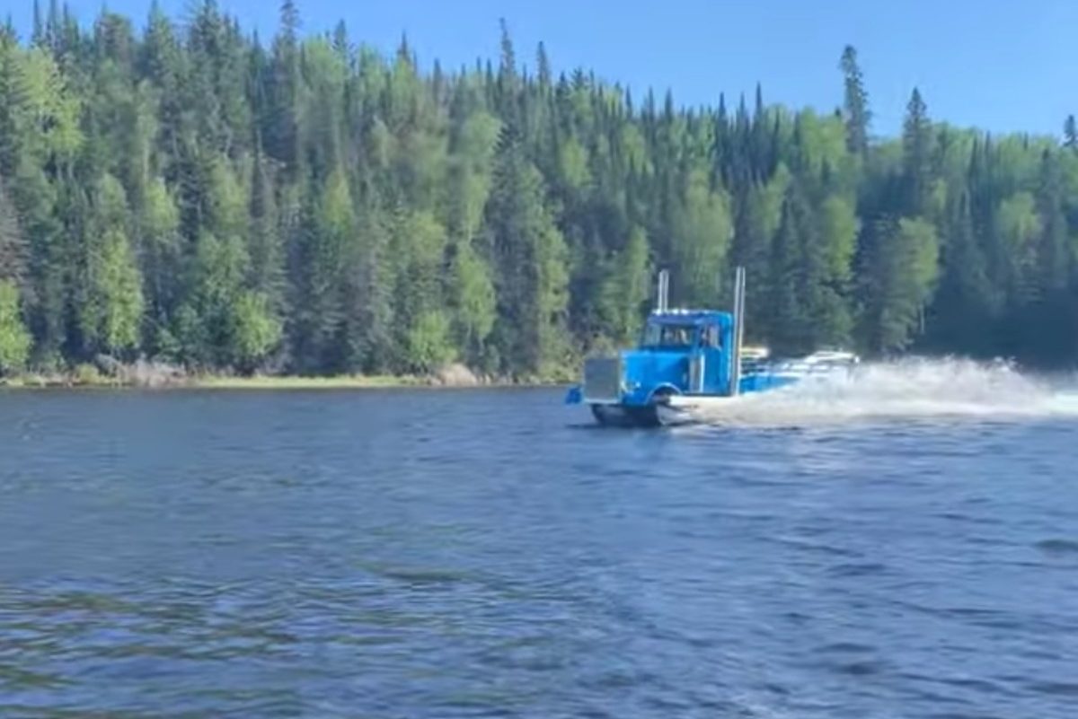 This Boat Designed to Look Like a Semi Truck Is a Country-fied Beauty ...