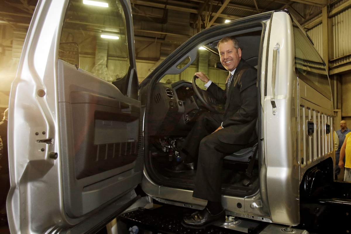 A Complete Look at the Titan of the Ford F-Series: The F-750 - alt_driver