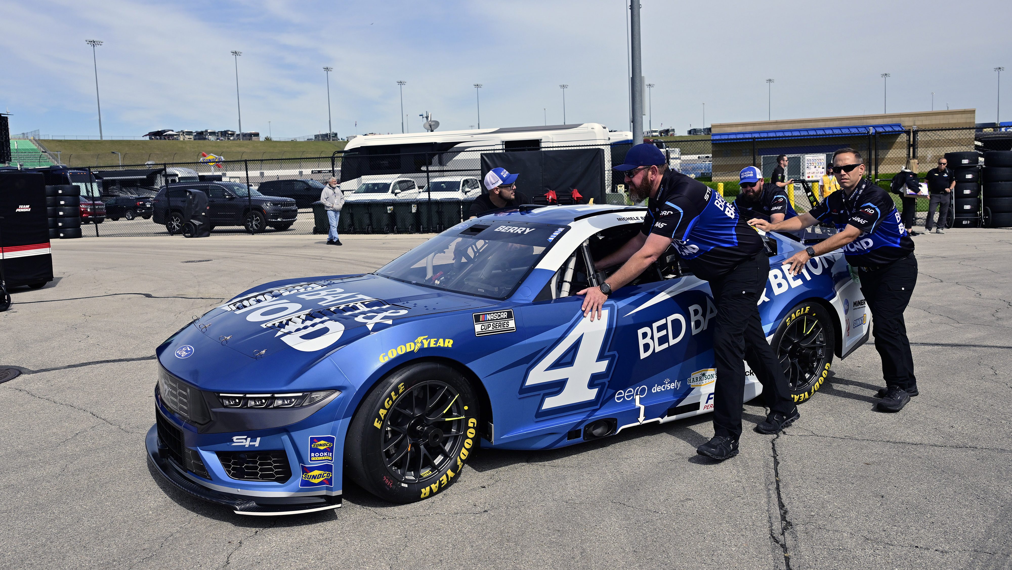 NASCAR reviewing tow rule in wake of Blaney, Berry DNFs - alt_driver